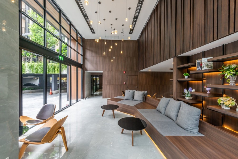 Scancondo | ให้เช่า Lyss Ratchayothin วิวสระว่ายน้ำ เฟอร์นิเจอร์บิ้วท์ ...